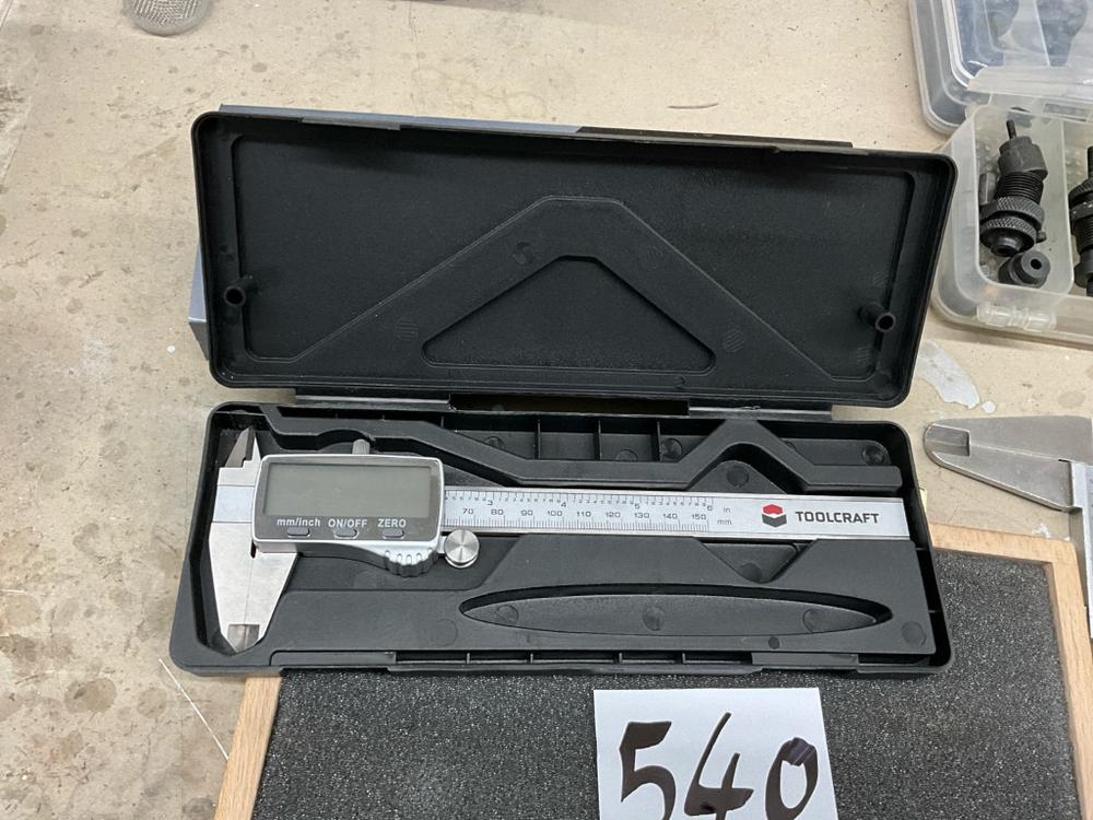 Various measuring tools | Dome Auctions